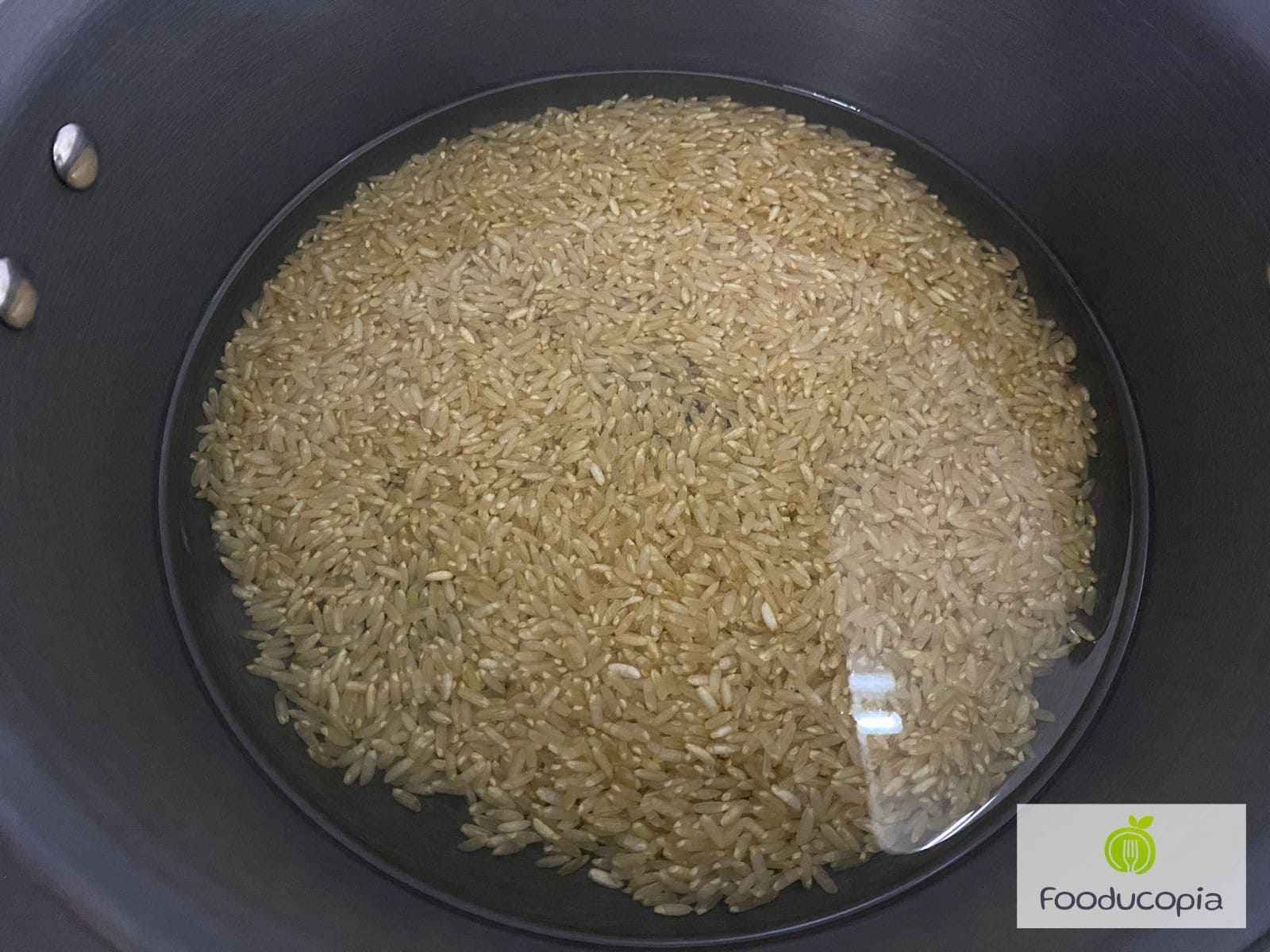 How To Cook Brown Rice On Stove: Two Best Methods And Tips – Stretch ...