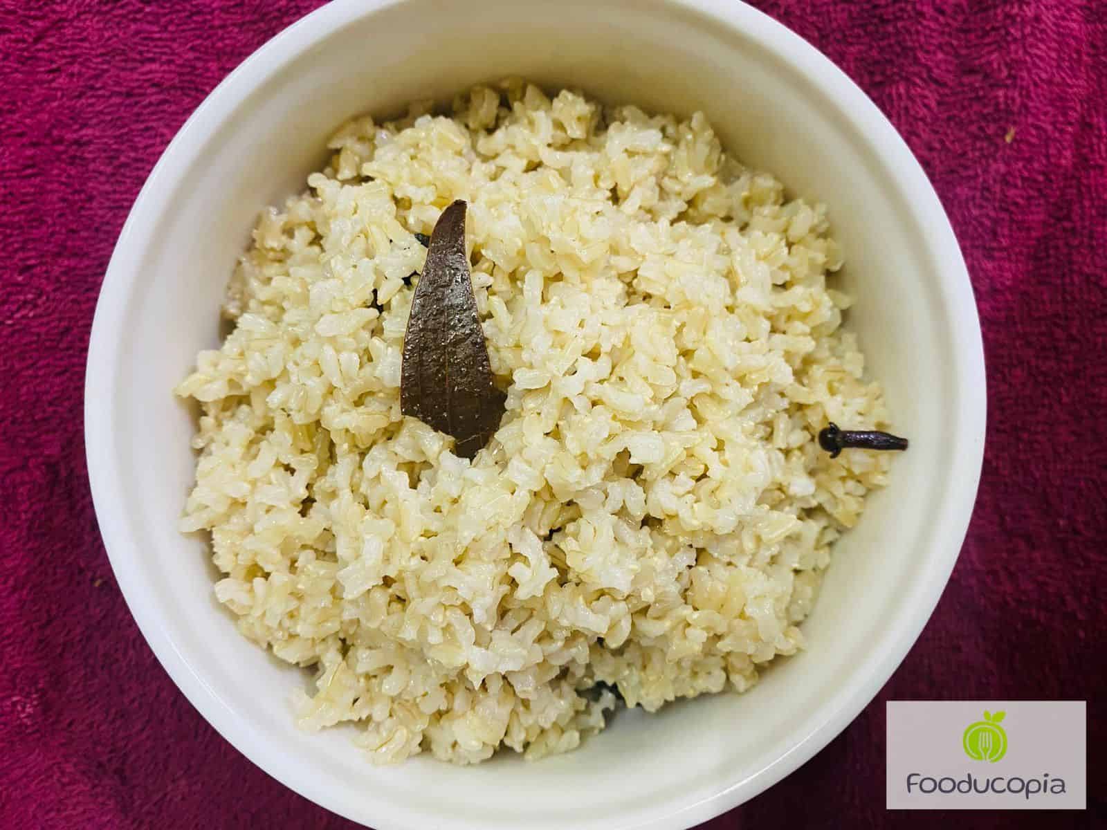 How To Cook Brown Rice On Stove: Two Best Methods And Tips – Stretch ...