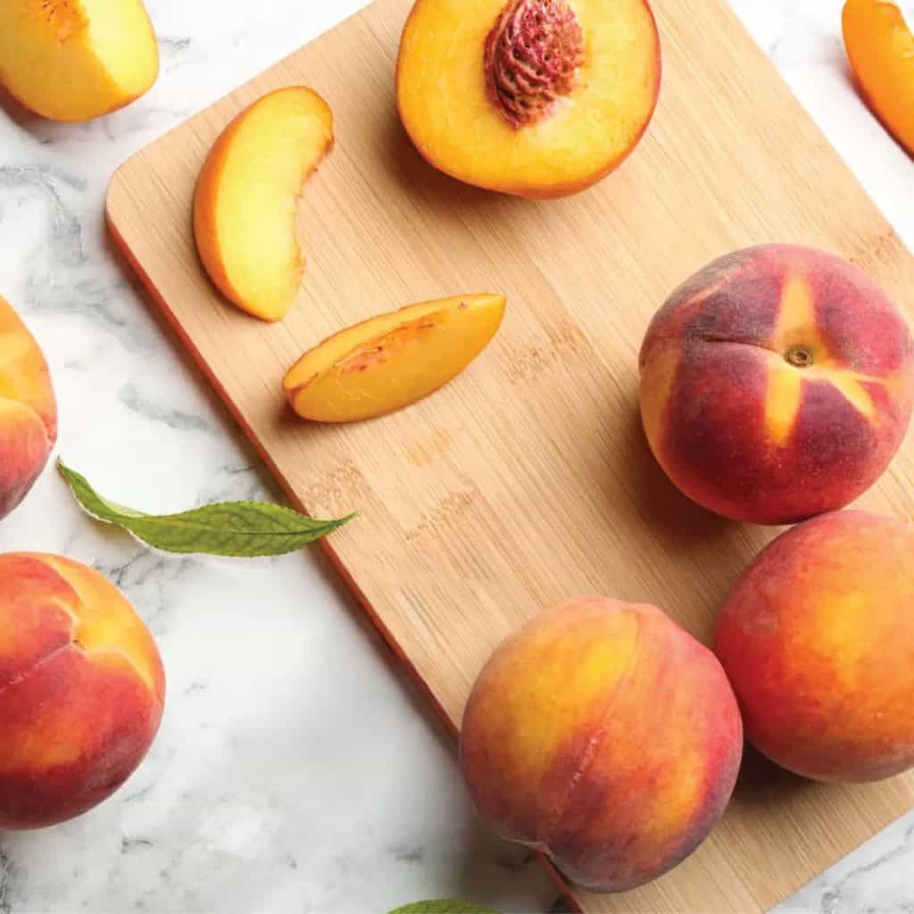 Homemade Peach Crisp With Fresh Peaches And Buttery Oats – Stretch Recipes